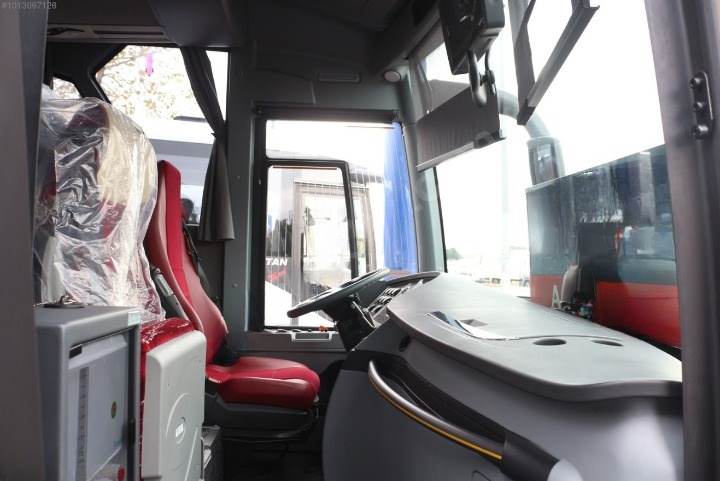 ISUZU Visigo Hyper Nuovo, cambio automatico - Autobus a Pordenone