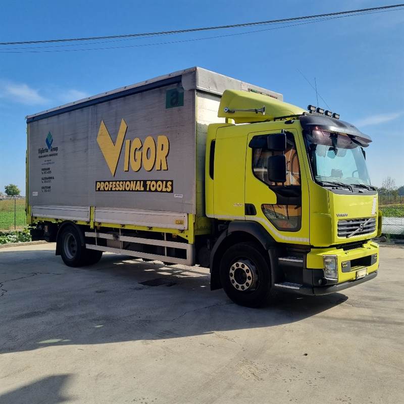 Autocarro Volvo FL 180 Centinato Anno 2008 Km 920000, cambio manuale ...