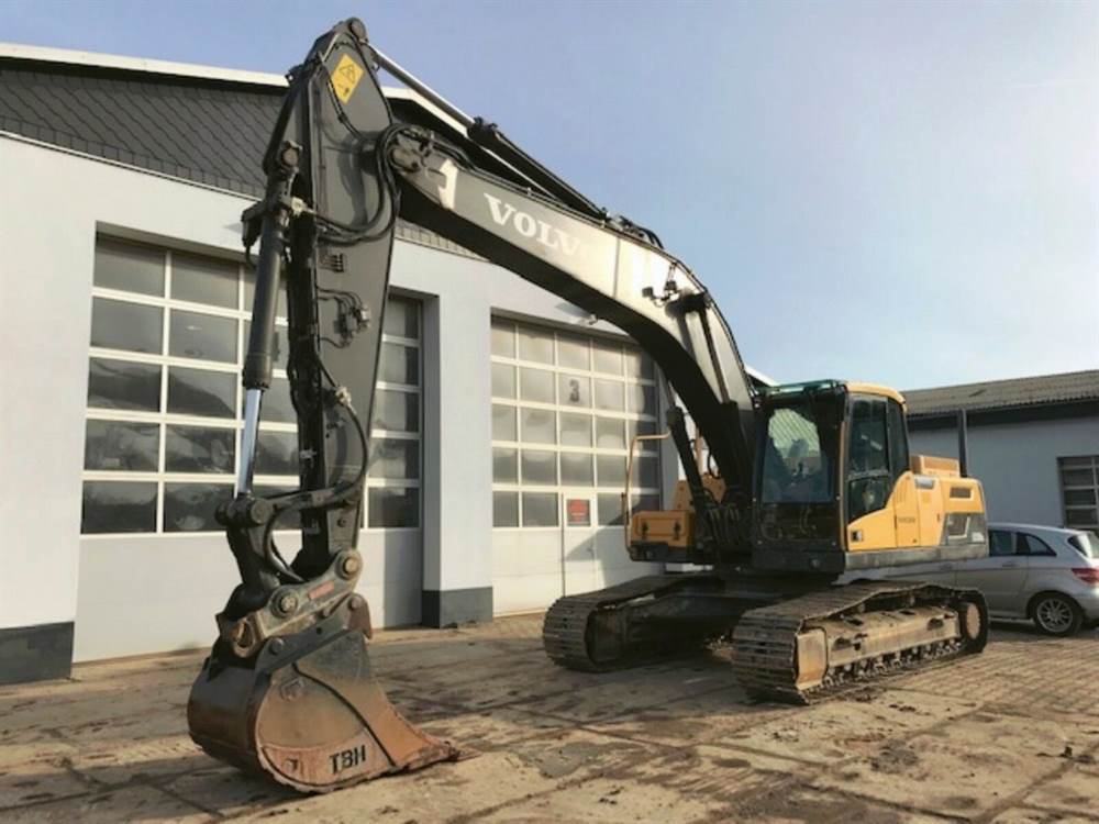 Escavatore Volvo EC250 DNL - Macchine Movimento Terra a Forlì