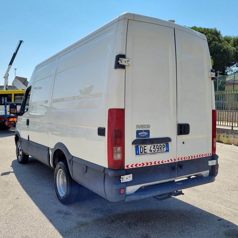 DAILY 35c12 Furgone RUOTE GEMELLATE del 2004 Km 227000 - Salerno