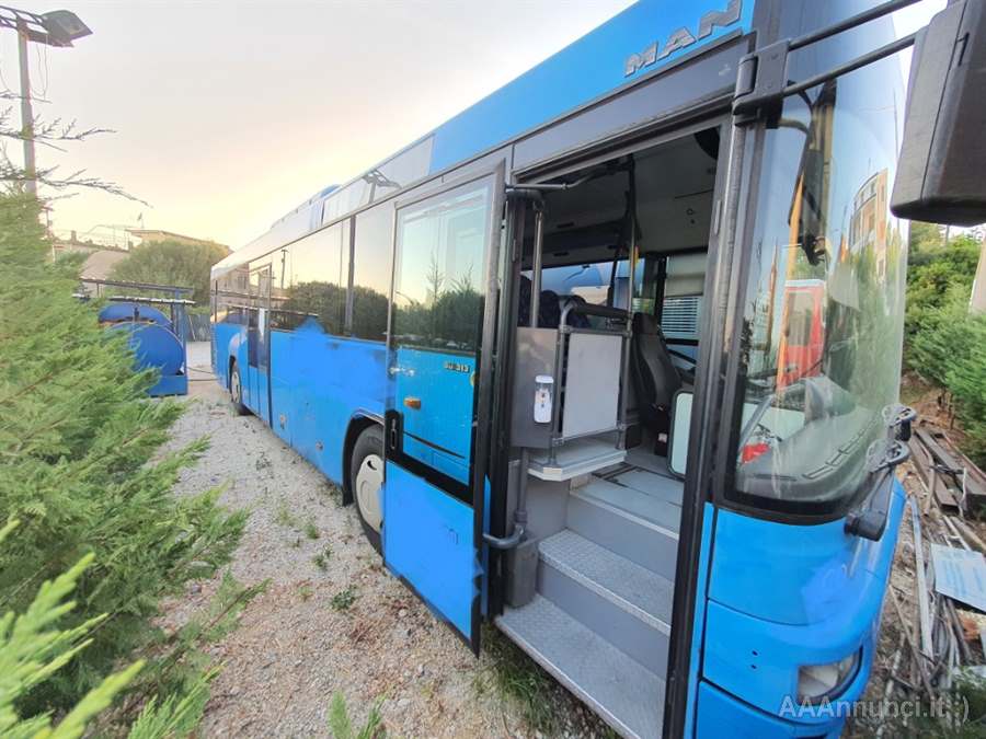 MAN su 313 interurbano Anno 2003 Km 500000, ottimo stato - Salerno