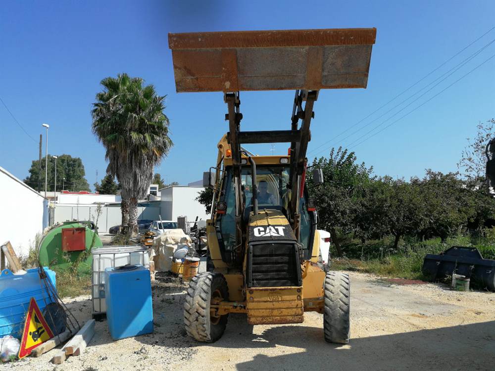 Terna rigida CAT 428D Anno 2001 Ore 6267 - Macchine Movimento Terra a ...