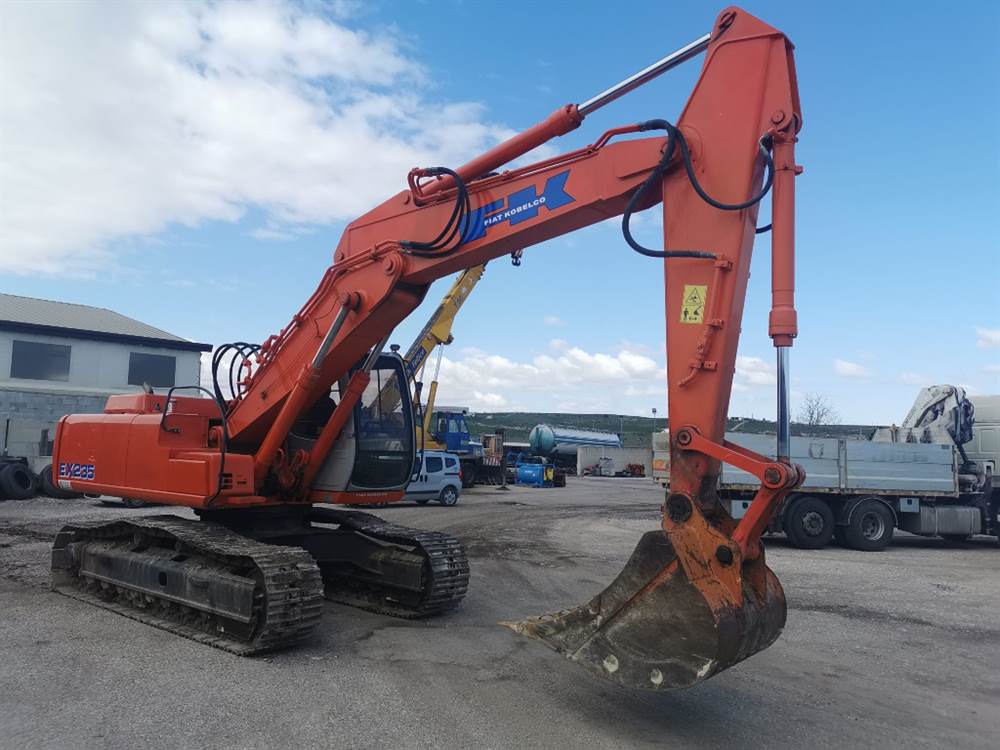 Escavatore cingolato Fiat-Hitachi EX235 - Macchine Movimento Terra a ...