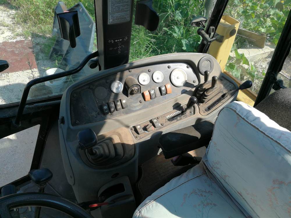 Terna rigida CAT 428D Anno 2001 Ore 6267 - Macchine Movimento Terra a ...