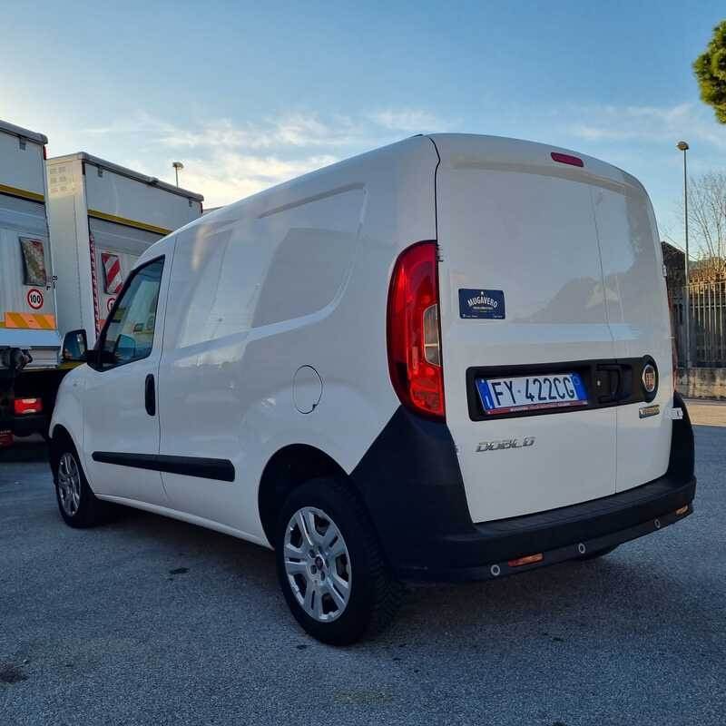 Furgoncino Doblò 1.6mjt 105CV del 2019 - posti 3 Km 130000, unico proprietario - Salerno
