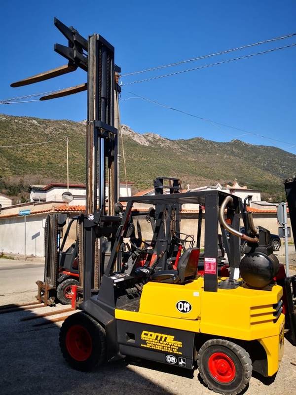OM DI40C DIESEL - Muletti e Carrelli Elevatori a Caserta