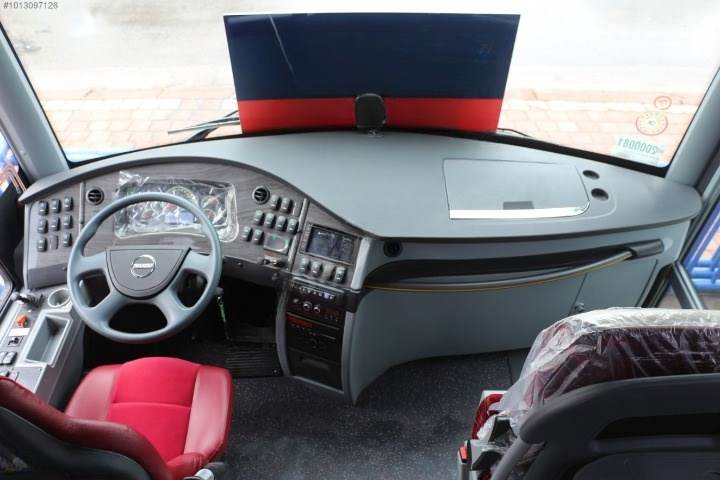 ISUZU Visigo Hyper Nuovo, cambio automatico - Autobus a Pordenone