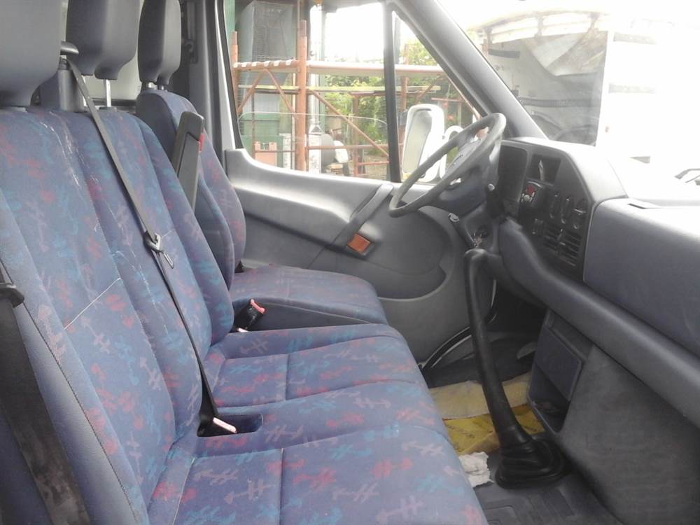 Furgone Mercedes Modello Sprinter 412 ATP 2027 Anno 1999 Km 450000 - Teramo