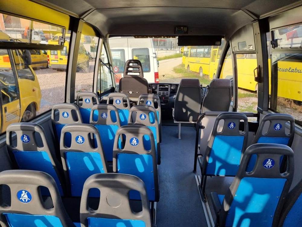 Scuolabus Marca Iveco del 2013 Km 126000 Euro 5 - Frosinone
