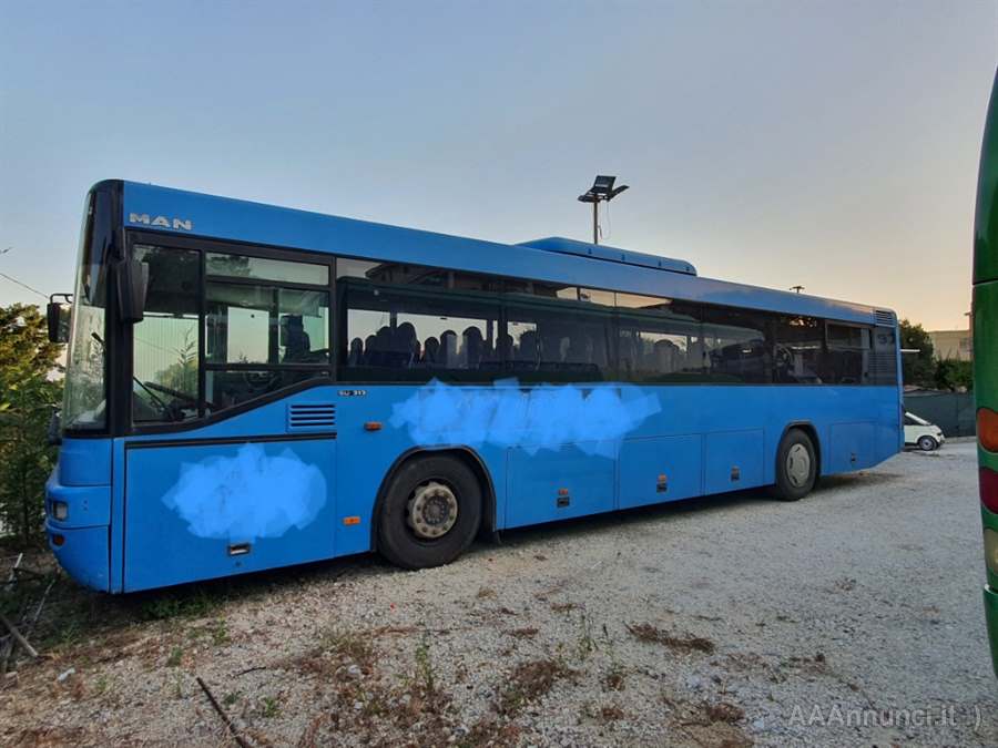 MAN su 313 interurbano Anno 2003 Km 500000, ottimo stato - Salerno