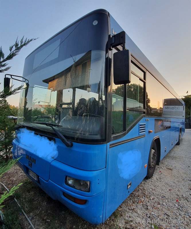 MAN su 313 interurbano Anno 2003 Km 500000, ottimo stato - Salerno