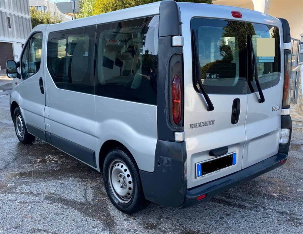 Renault Trafic 9 posti 2004 Km 343000 Euro 4 - Minibus - Pulmini a Bari