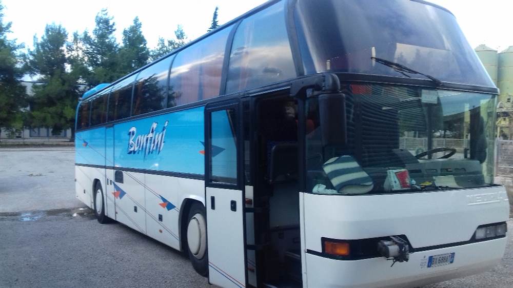 Neoplan 116 posti 52 Km 110000 Euro 2 - Autobus a Ascoli Piceno