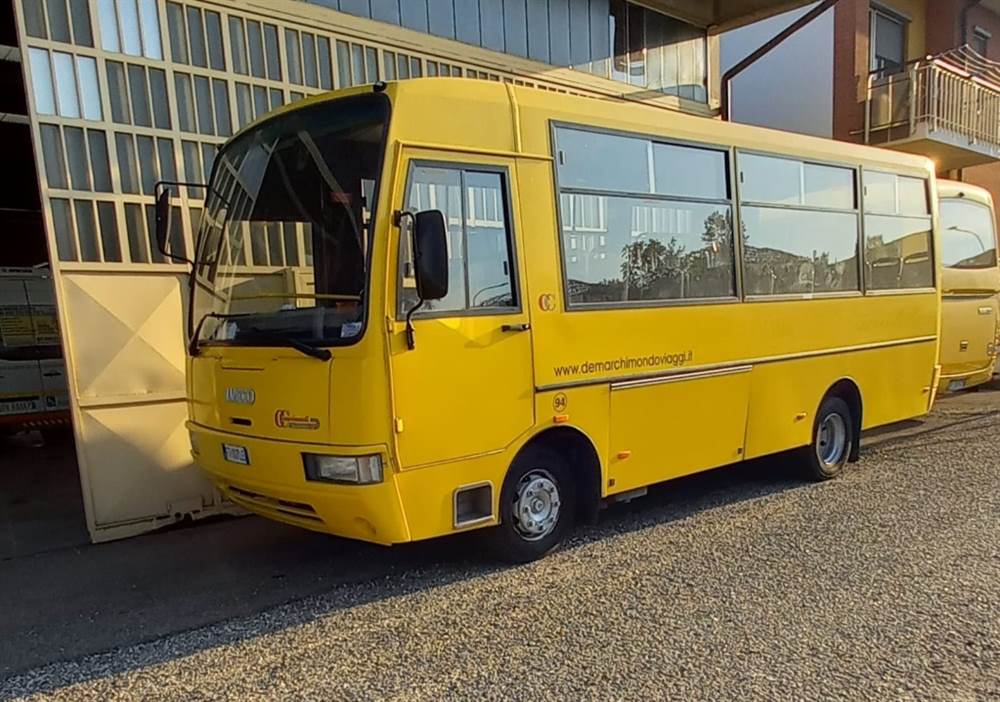 Scuolabus Marca Iveco del 1998 in vendita a Torino - Piemonte