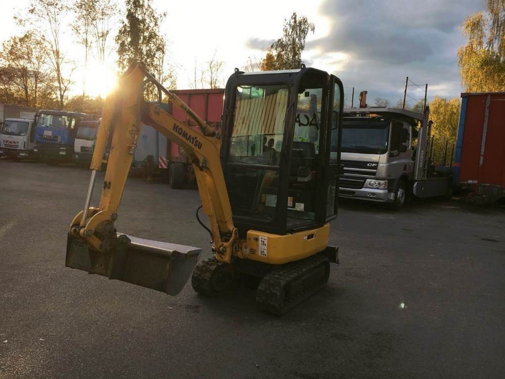Miniescavatore Komatsu PC14 usato - Macchine Movimento Terra a Isernia