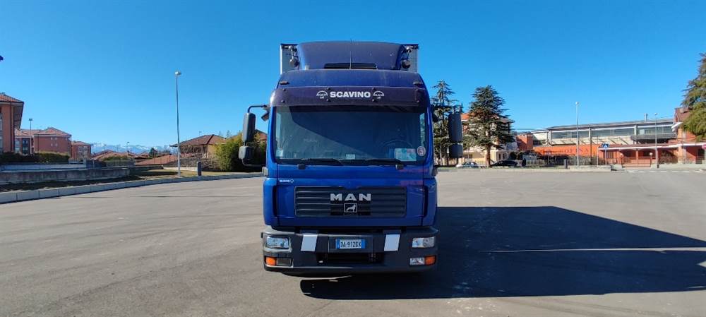 Camion Marca Man 8.10 Usato Furgone Anno 2006 Km 345000 - Torino