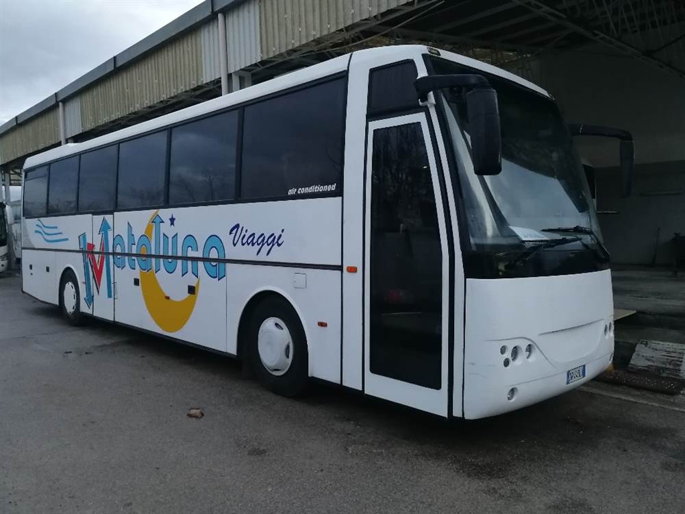 Volvo b12 Anno 2002 - Autobus - in vendita a Caserta